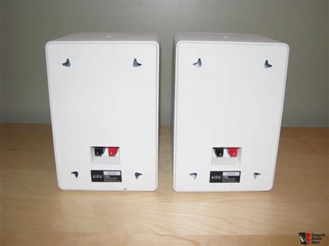 Best White Bookshelf Speakers At John Ogburn Blog