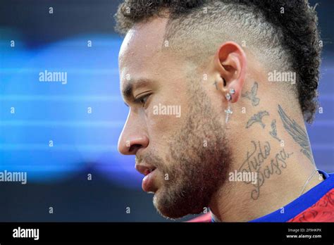 Neymar Psg With Tattoo And Earrings Earring Warming Up Football