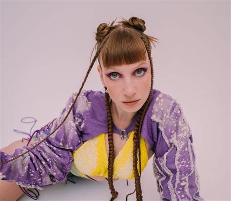 Newcomerin Iuma Veröffentlicht Neue Single „sex Ist“ Fastforward Magazine