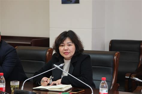 学部领导赴公共管理学院调研