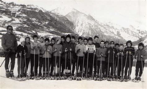 Photo De Classe Classe De Neige Cm2 De 1970 Ecole Pressavois Copains