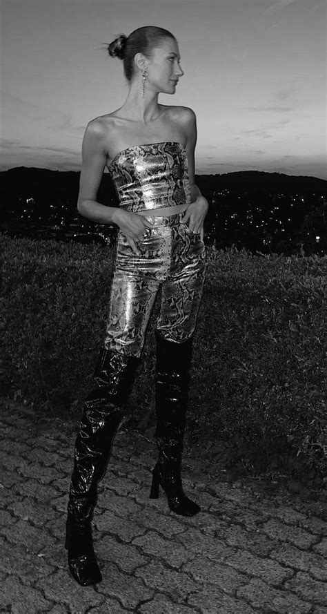 Leony R Perfect Bodys