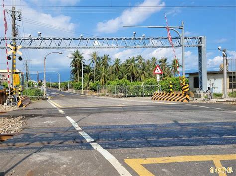 台鐵林邊鎮安站平交道行人死亡事故 3車次共延遲114分 生活 自由時報電子報