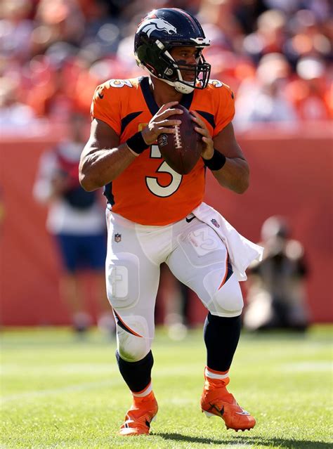Ciara Dances After Russell Wilsons First Broncos Win
