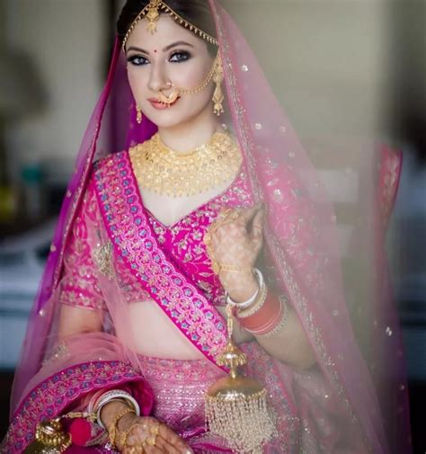 Contrasting Jewellery Ideas To Pair With Bridal Lehenga
