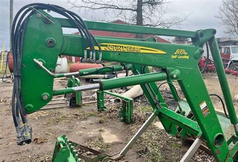 John Deere 673 Self Leveling Loader With Bucket Included Side Frames
