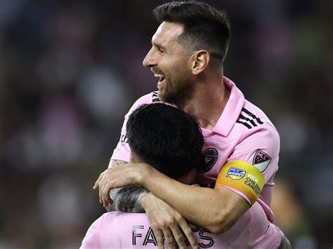 Messi Has 2 Assists In Front Of Star Studded Crowd National Post