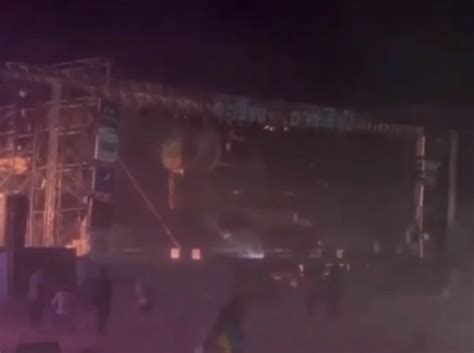 อัปเดต ระเบียบวาทะศิลป์ นักแสดง แฟนคลับหนีตาย พายุถล่มเวทีหมอลำพังยับ