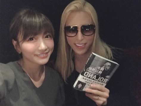 あいのり・桃、初ホストクラブでローランドと2ショット「話術が恐ろしかった」 Ameba News アメーバニュース