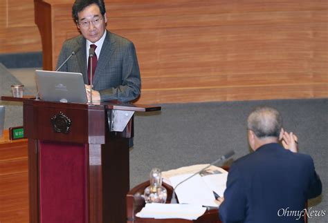 이낙연 국무총리가 1일 오후 국회 본회의장에서 열린 교 오마이포토