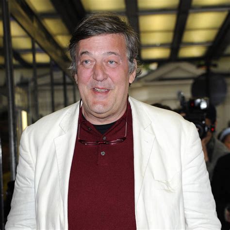 Stephen Fry Rushed To Bomb Shelter In Kyiv Mytalk 1071