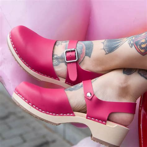 9 Must Have Vegan Clogs For 2024