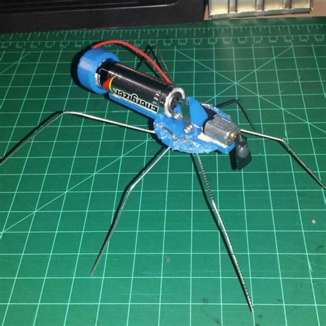 3d printable bug bot by favio ramirez