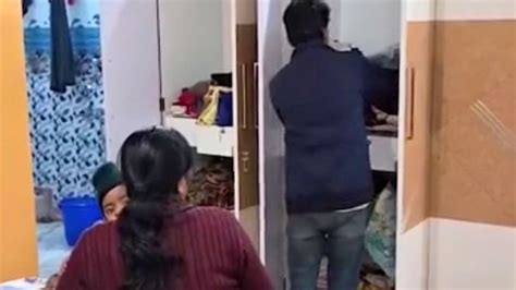 मुजफ्फरपुर बच्चों पर पिस्टल तानी परिवार को बंधक बनाया डॉक्टर के घर