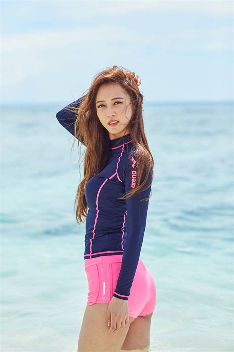 아레나 Arena Korea [ Arena × 한예슬 비하이드컷 ] 아레나 래쉬가드화보 에서 Facebook