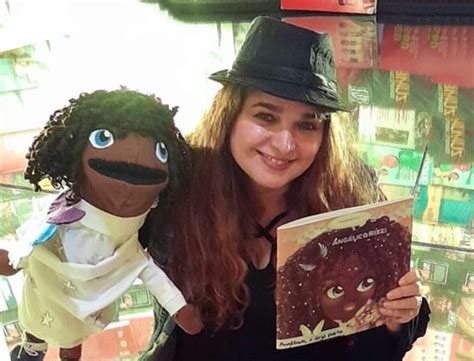 Escritora e ilustradora gaúcha Angélica Rizzi lança o seu décimo livro