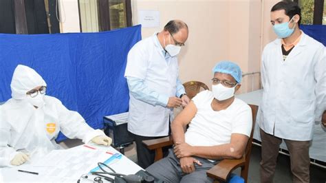 Firhad Hakim Firhad Hakim Gets Second Dose Of Covaccine Dgtl