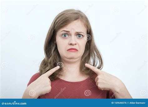 Jeune Fille Du Caucase De Femme Avec Double Menton Photo Stock Image