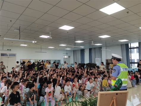 南市中心幼儿园：文明交通 你我“童”行