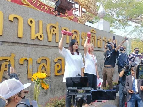 หาม “ตะวัน แบม” ผู้ต้องหา ม 112 ส่ง รพ ราชทัณฑ์ หลังอดอาหารประท้วง จนอ่อนเพลีย ปวดท้อง