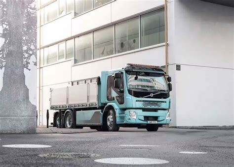 Volvo 電動卡車在台灣開始交車 節能表現較柴油車少 80 Yahoo奇摩汽車機車