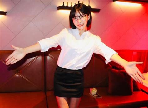 深田咏美老师，创下了拥抱次数最多的历史纪录 哔哩哔哩