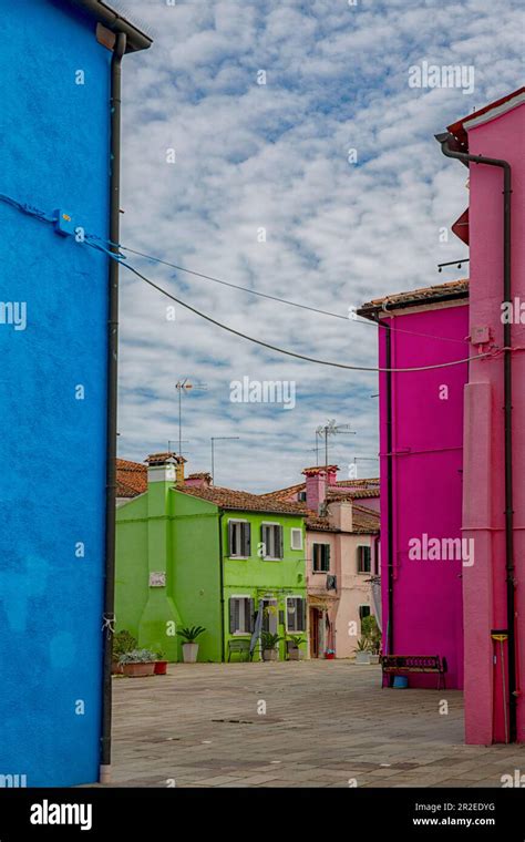Burano ist eine kleine Insel in der Lagune von Venedig berühmt für