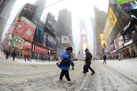 Us Weather In Pictures Wintery Blast Hits Us East Coast With Heavy Snow