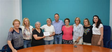 La Asociación de Fibromialgia dona euros para combatir el Cáncer MCM Pinoso