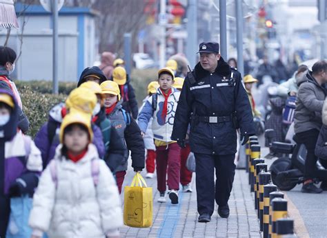 开学前，北京警方全面做好全市中小学、幼儿园安全隐患排查工作校园指导法治