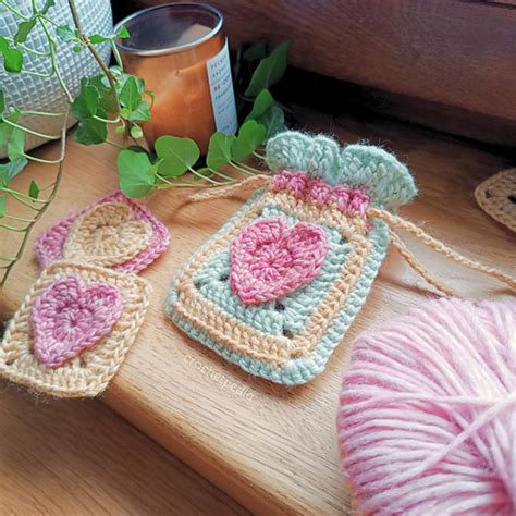 Ravelry 3d Heart Drawstring Bag Pattern By Crochetpedia