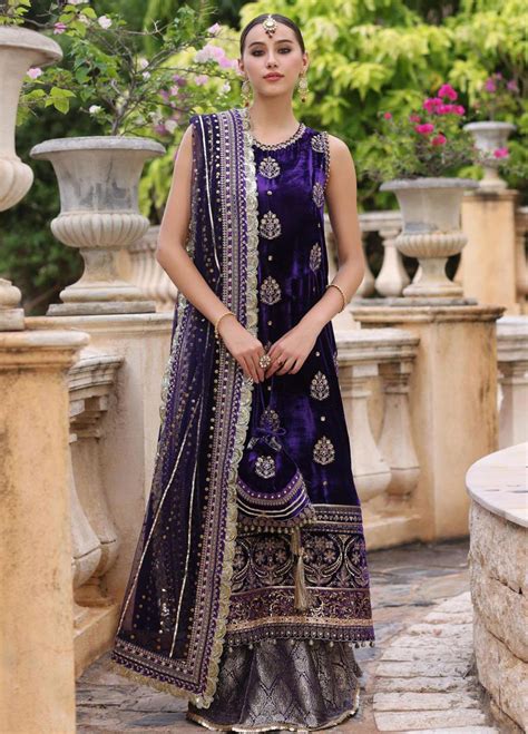 Noor Kaani By Saadia Asad Embroidered Velvet Suits Unstitched 3 Piece