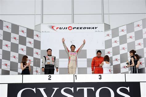 藤島ジュリー景子の夫•高橋拓也は婿養子も5年で離婚！現在は再婚で2児のパパ