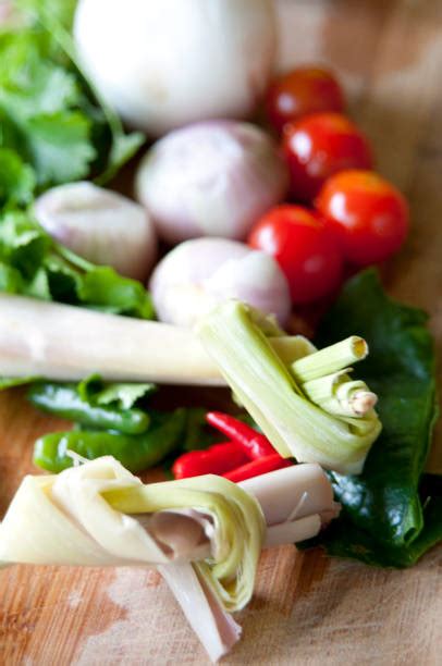 60 Daun Lemon Foto Foto Foto Stok Potret And Gambar Bebas Royalti Istock