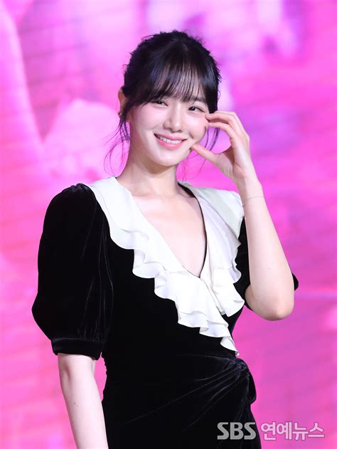 [e포토] 박규영 깜찍 러블리한 볼하트