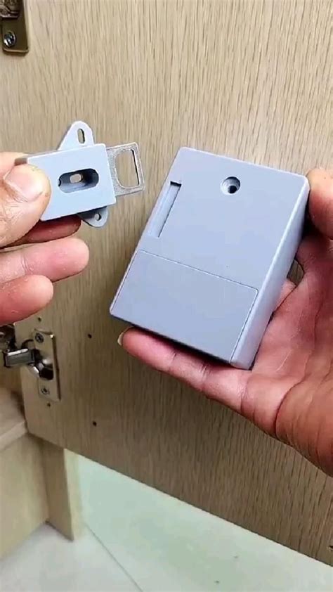 Kunci Sensor Lemari Kunci Dapur Cantik