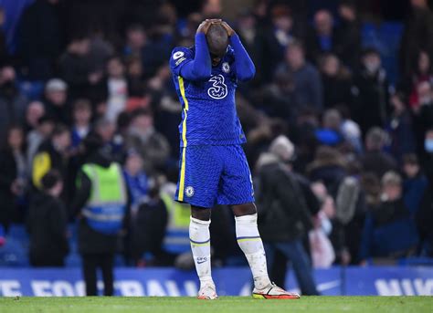 They Wont Wait Tony Cascarino Sends Chelsea Warning To Romelu