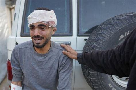 Heavy Fighting Rages Around Gazas Biggest Hospital As Israel Raids It Again The Boston Globe