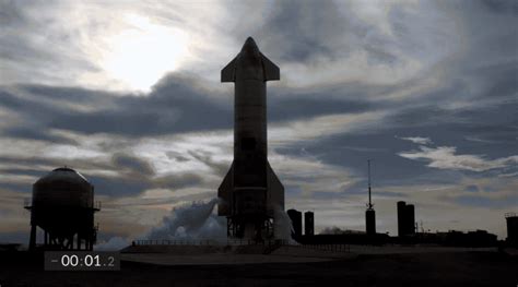 Spacexs Starship Prototype Flies To 32000 Feet And Sticks The Landing