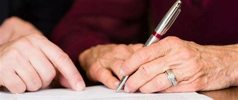 广州52岁离异女子立遗嘱，划出10多万元留给4只宠物狗？儿子：很支持！遗产规定陈律师