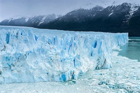페리토 모레노 빙하perito Moreno Glacier는 아르헨티나 산타크루스 주 글라시아레스 국립공원에 있는 빙하입니다