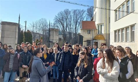 Elevii Liceului Sanitar Vasile Voiculescu și au dat întâlnire cu viitorul la Universitatea din