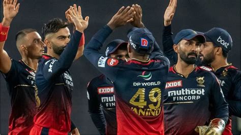 Rcb Vs Csk గురుశిష్యుల పోరుపైనే అందరి చూపు రికార్డులు చూస్తే