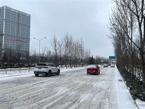 天上“撒盐下米”都是啥？济南气象局回应：降雪前下了“冰粒”冰雹球状网友