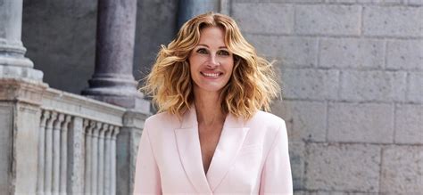 Julia Roberts Shares Why She Never Takes Off Her Clothes In Films