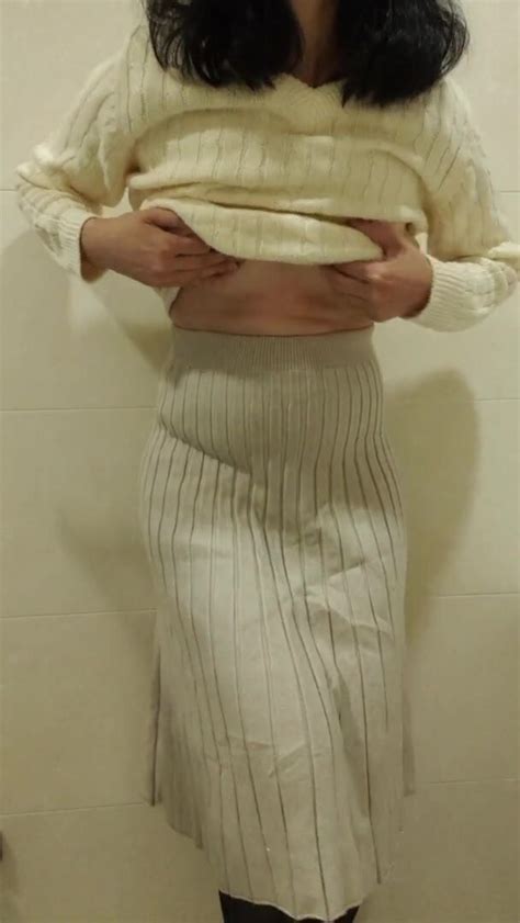 Skirt Pee Desperation Thisvid Com