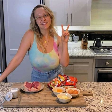 Big Tit Maryanne Cooking Dinner Wolf58