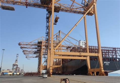 خرید تجهیزات استراتژیک بندری برای طرح توسعه بزرگ ترین بندر تجاری ایران