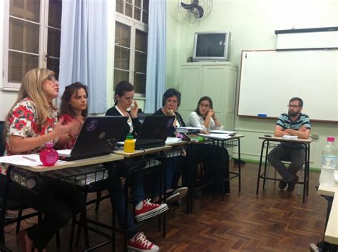 Curso De Psicologia IENH Debate Em Sala De Aula