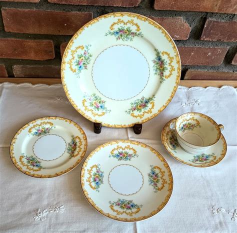 Dinnerware Set 33pcs Noritake Charon Pattern Multi Color Floral 6